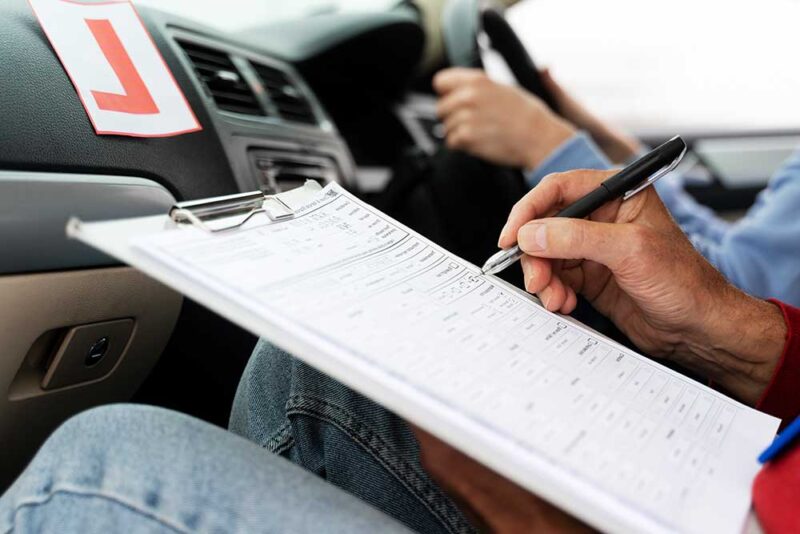 Your Guide to Driving Schools in Abu Dhabi