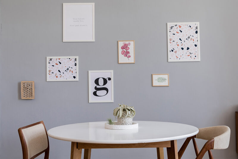 A Stylist’s Tips: How to Arrange arrange art on a wall