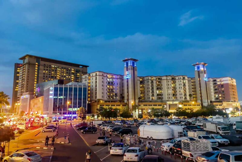 Living in Al Ras in Dubai: Pros, Cons & More