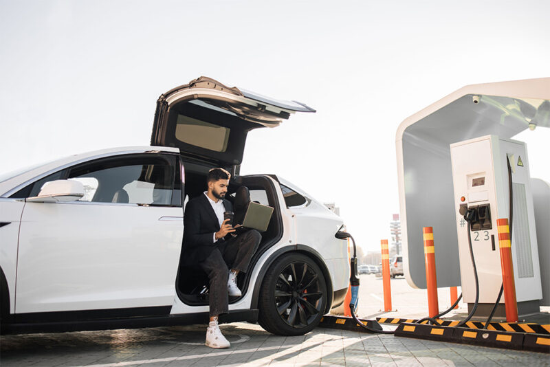 Electric Car Charging Stations in Dubai: Location, Fees & More
