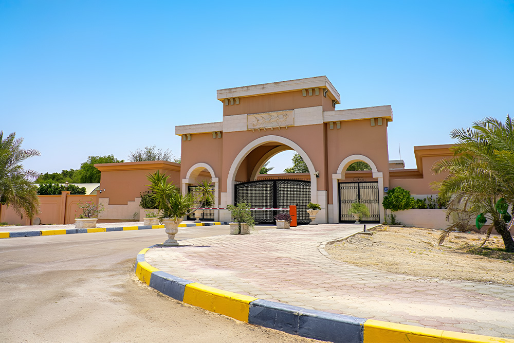 Living in Ghantoot - Pros, Cons & More