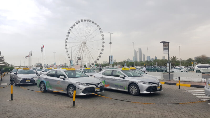 Best Taxi App in Abu Dhabi – Darbi, Careem & More