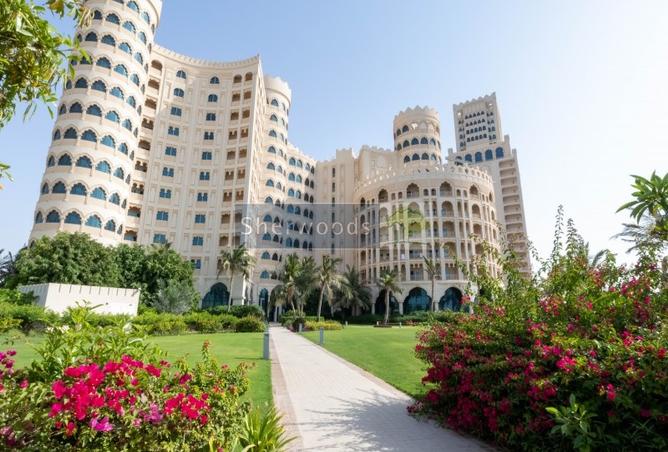 Rent in Al Hamra Palace Beach Resort: Luxury Living in 5* Resort - Walk ...