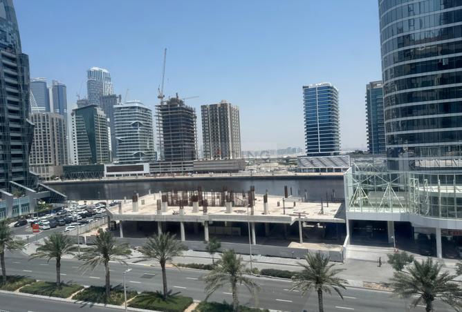 Rent in Bay Square Building 11: Canal View | Glass Partition's ...