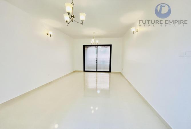 Rent in White Swan Building: Luxury Brand New1-BHK with Kitchen ...