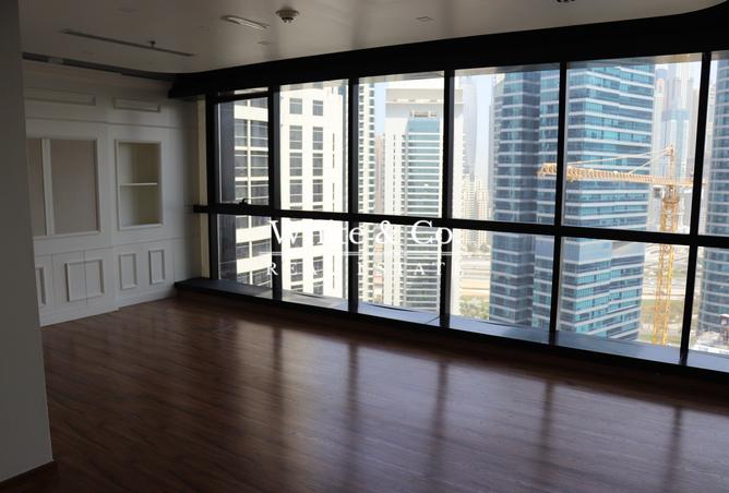 للايجار في مركز جميرا للأعمال 3 (JBC 3): Vacant Now | Fully Fitted ...