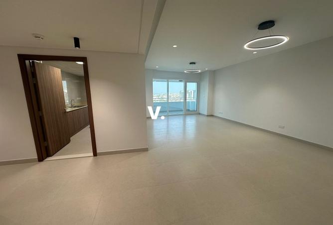 Rent in DXB Tower: Sea View | 2 Bed Plus Store Room | Chiller Free ...