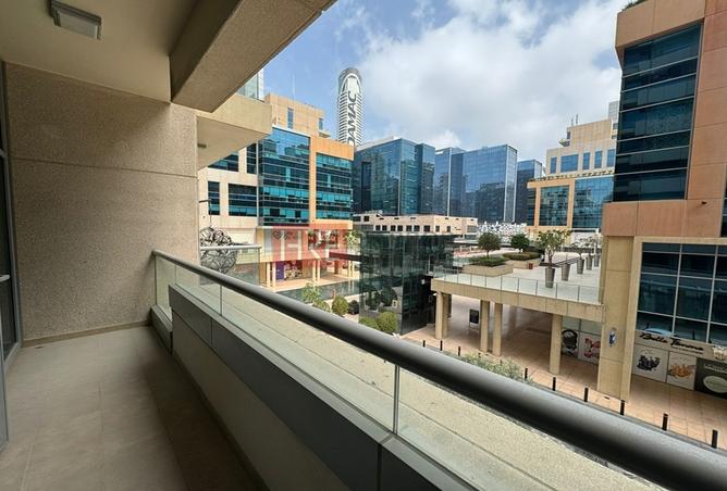 Rent in Bay Square Building 9: Spacious Studio | Vacant | Community ...