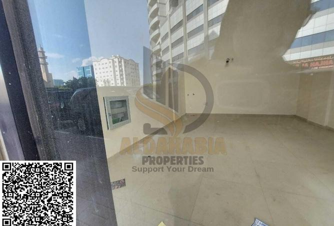 Rent in Falcon Tower 1: New shops for annual rent in front of Falcon ...