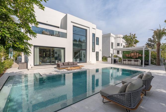 Rent in Cluster 28: Renovated Lakefront Villa on Elevated Plot ...