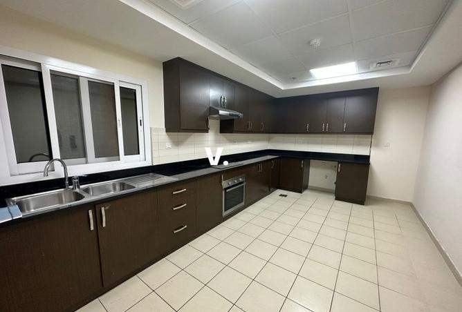 Rent in Duja Tower: Great Layout | Amazing View | Close to Metro ...