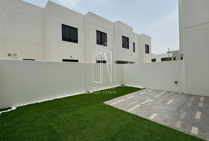 Rent in Noya 1: Amazing Layout | Double Row | Middle Unit | Property Finder