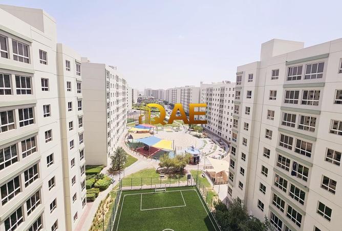 للايجار في بوابة الخيل: 2BR - Staff Accommodation - Smart Layout | بروبرتى فيندر