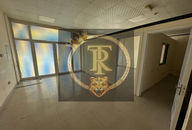 Rent in L14: FRONT AND BACK SHOP FOR MULTIPLE USE | Property Finder