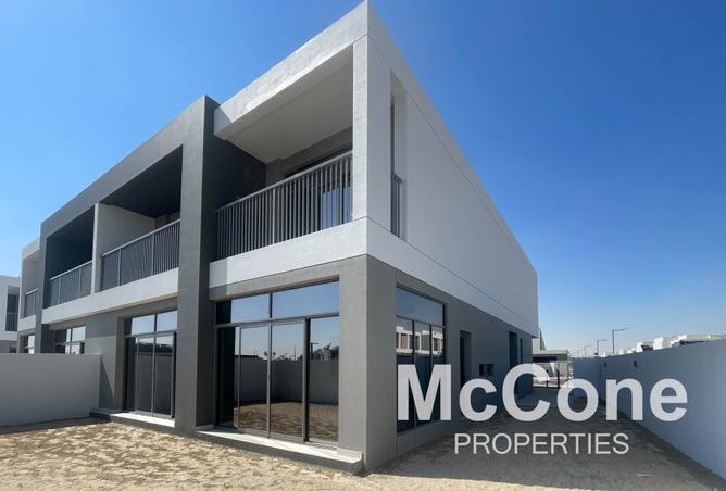 Rent in The Pulse Beachfront: Stunning Unit | Close to Pool | Now Ready ...