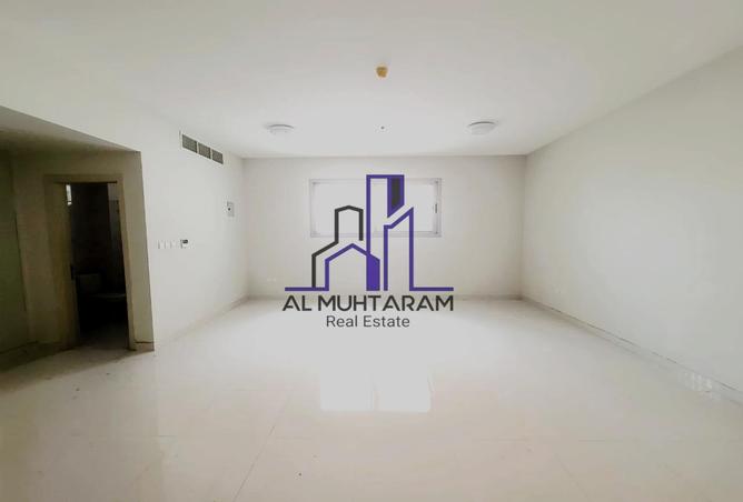 Rent in Al Hoor Building: Luxury apartment available in commercial ...