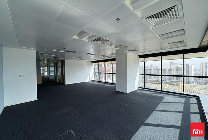 للايجار في مركز جميرا للأعمال 3 (JBC 3): DMCC License | Fitted Unit ...
