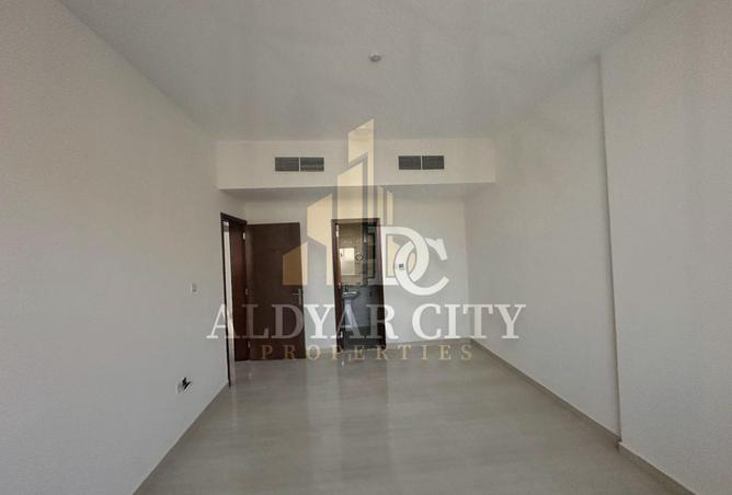Rent in Al Rumailah building: Two master bedrooms, behind the Corniche ...