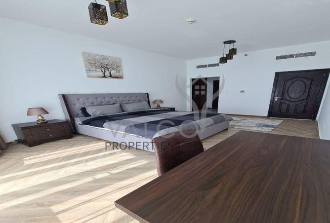 Sale in Zenith A2 Tower: Huge Layout - Sunset Golf - Course View ...