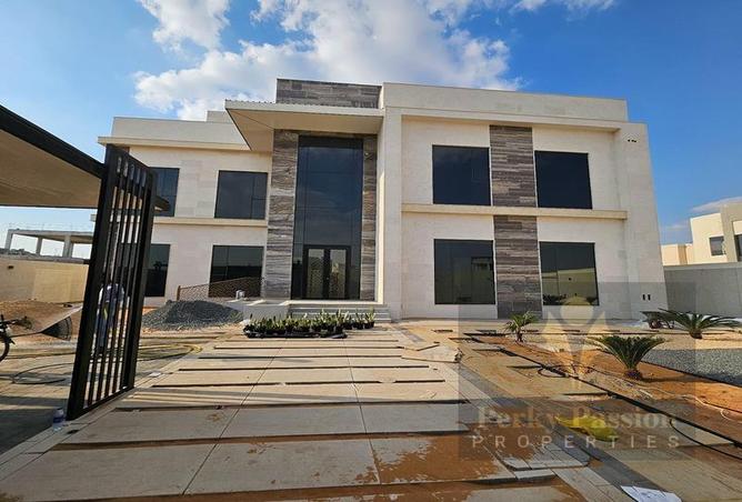 Rent in Al Aweer 1: Brand New 5BR Villa | 2 Kitchens | Majlis | Rent ...
