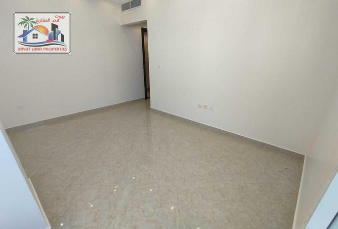 Rent in Al Rawda 3 Villas: For rent, an apartment consisting of three ...
