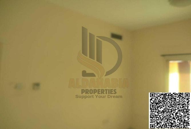 Rent in Al Rumailah building: Two-room apartment and a living room in ...