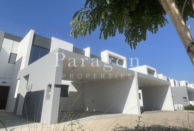 Rent in La Rosa 4: Vacant | Modern Townhouse | Single Row | Property Finder