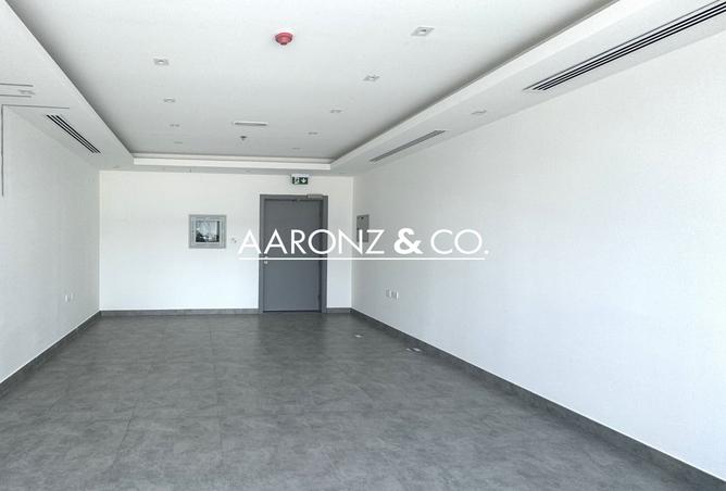 Rent in Tamani Art Tower: Fully fitted office| Prime Location | Less ...
