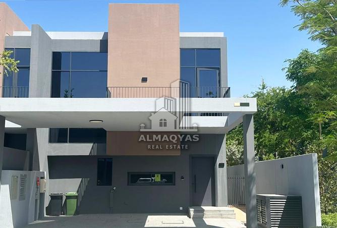 Sale in Sendian: Luxury Townhouse in Sendian | 3 bedrooms | Ready | Property Finder