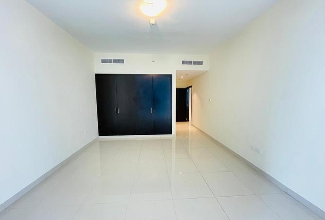 Rent in Duja Tower: Amazing Huge size 1bhk with all amenities now only ...