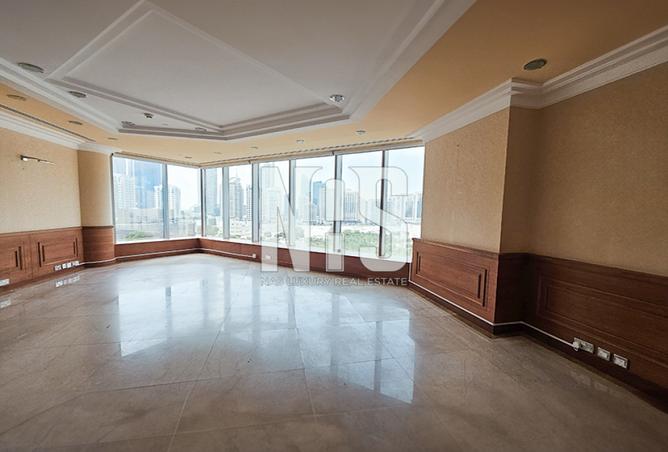 Rent in Al Nasr Building: Generously sized office | stunning city views ...