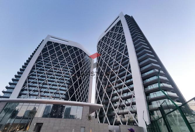 Rent in Waterfront Residential Towers: Luxurious | Pristine View ...