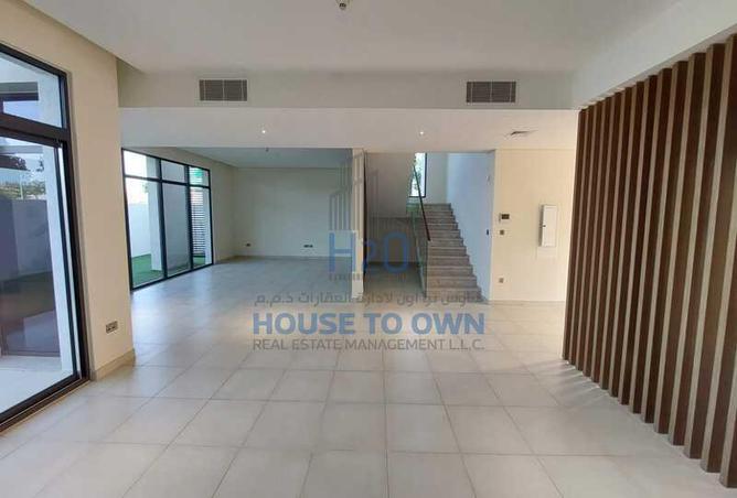 Rent in West Yas: Corner Villa Double Row with Landscape Garden | Property Finder