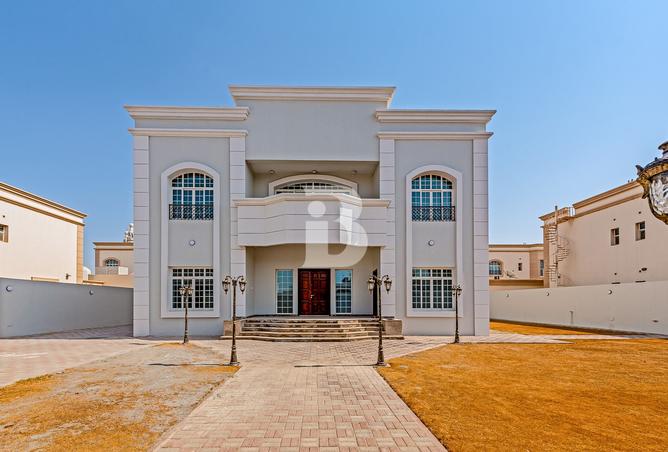 Rent in Al Warqa'a 1 Villas: Good Offer | Fully Upgraded villa ...
