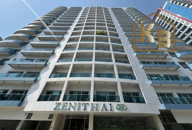 Sale in Zenith A1 Tower: ready to move |Amazing Location| vacant|Great ...
