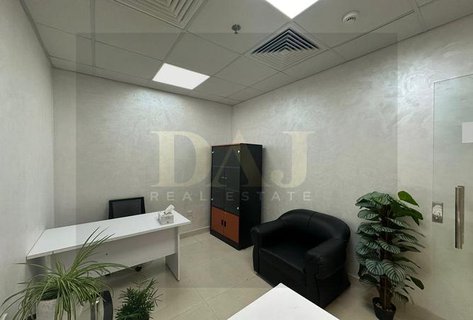 Rent in Al Rostamani Building: Stylish Office Space for rent|direct ...