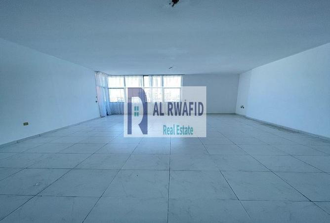 Rent in Geepas Building 3: Three rooms and a hall at a fantastic price ...