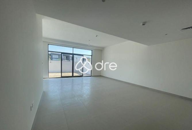 Rent in The Pulse Beachfront: Luxury | 5-Bedroom Semi-Detached Villa ...