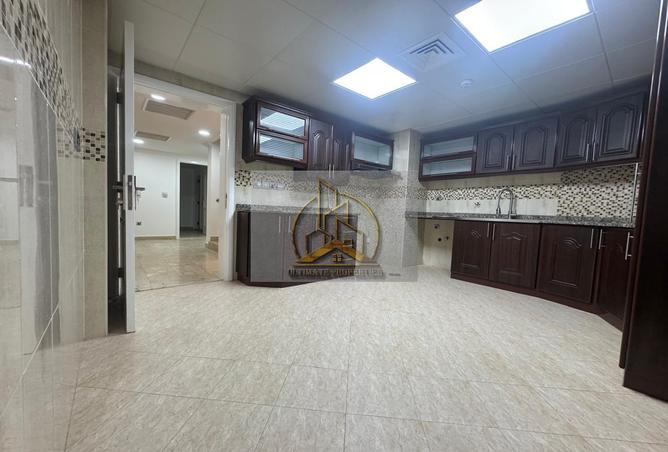 Rent in Al Khalidiya: Sea View 3-Bedroom Maids- Balcony | No Commission ...