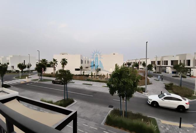 Rent in Noya 1: Amazing 4 Bed + Maids - Private Garden - Spacious ...