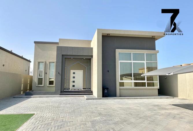 Rent in The Townhouses at Al Hamra Village: Luxurious 2BR Villa with ...
