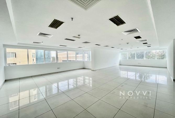 Rent in Yes Business Tower: Chiller Free | Open Layout | Panoramic ...