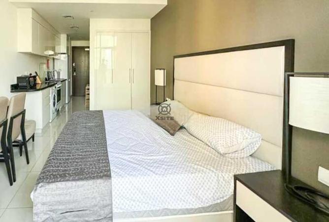 Rent in Tower 108: Fully Furnished | Higher Floor | Pool View ...