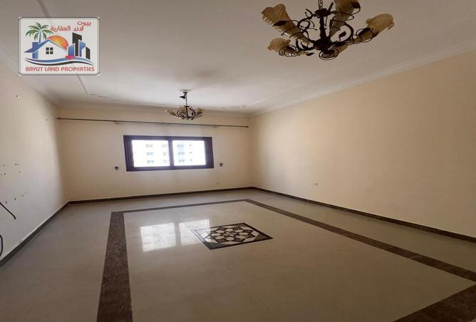 Rent in Al Khan Corniche: 2 bedrooms and a hall|Ground floor parking|Al ...