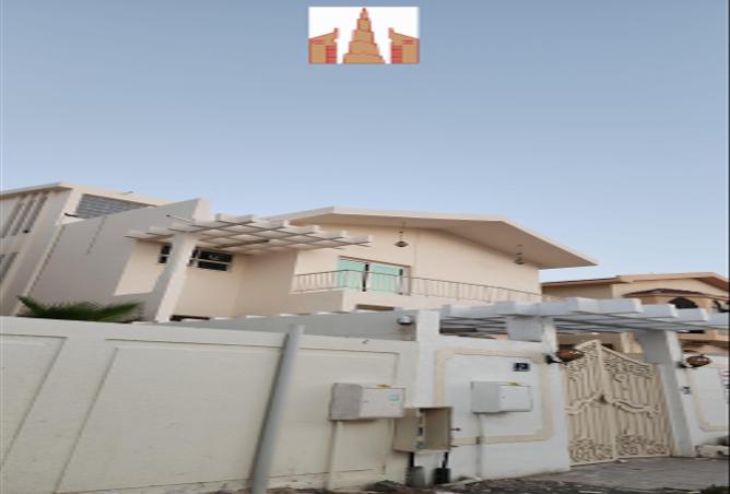 Rent in Al Rifa'ah: 4 bhk hall majlis garage parking balcony sea view ...