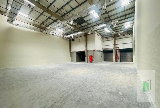 للايجار في كيزاد: Commercial Warehouse Spacious Layout in KIZAD ...