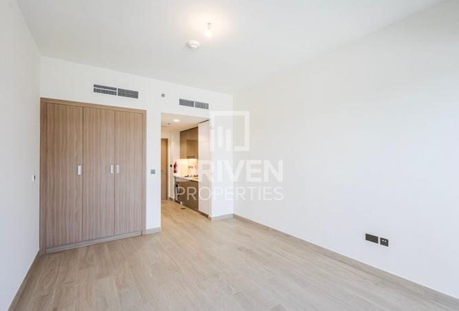 Rent in AZIZI Riviera 34: Bright Studio | Private Balcony | High Floor ...