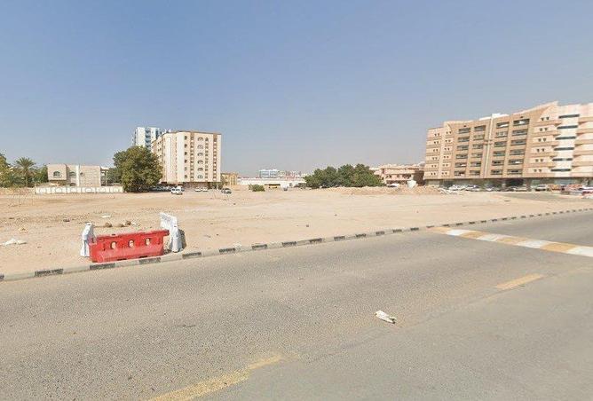 Sale in Al Rawda 3 Villas: Corner Plot, with a very lively location in ...