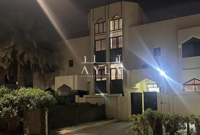 Sale in Al Saada Street: Building View | 5BR+Spacious Balcony | Twin ...