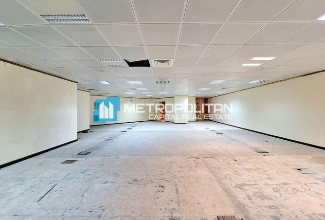 Rent in Al Ghaith Tower: Vacant Office | Free 1 Month Rental | 4 ...